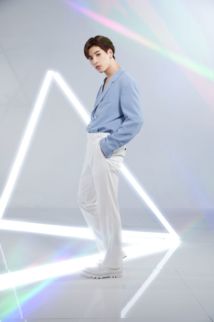 JO1の1stアルバム「The STAR」表題曲「Shine A Light」ミュージックビデオ（FULL Ver.）世界同時配信開始！ソロシーンではメンバーカラーの「光」や“スターダンス”ポイントに