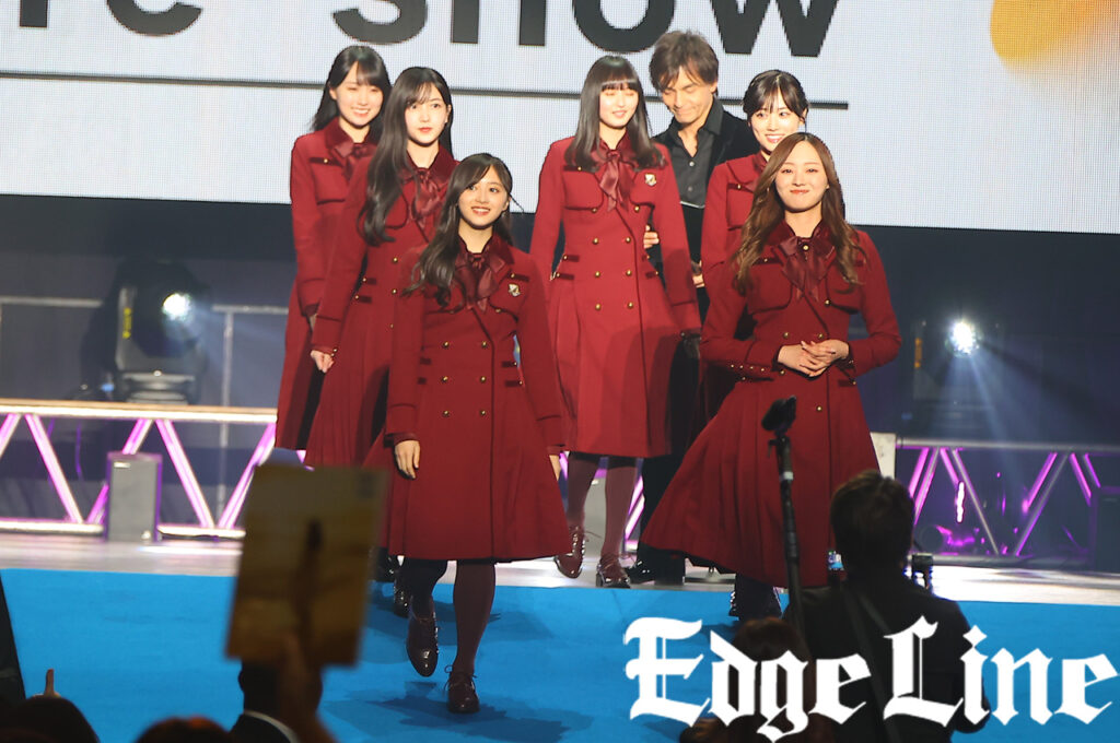 乃木坂46「MTV VMAJ」ブルーカーペットに！梅澤美波「みんなで緊張するねって」