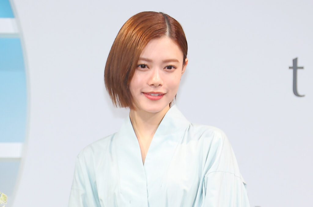 杉咲花ファンケル『toiro』イメージキャラ起用で「愛おしいCM」！深夜食に後悔も