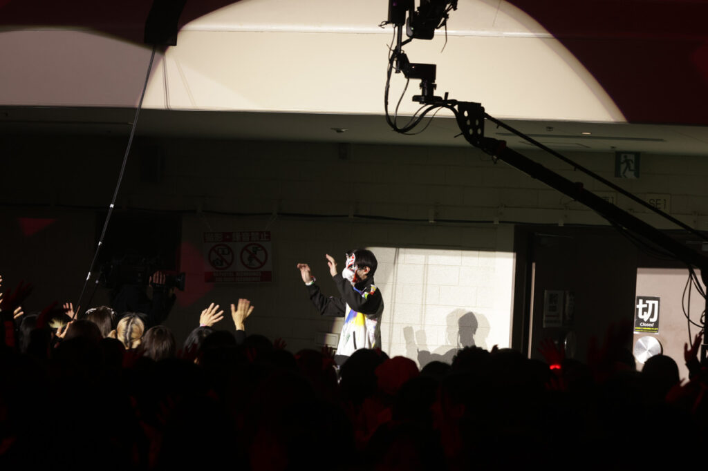 White Tailsワイテルズ『最初で最後が武道館』2日目！「俺らの色しかない！」感激