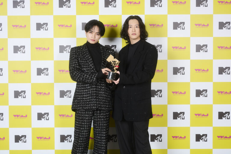 中島健人×キタニタツヤ「GEMN」『MTV VMAJ』授賞式ゲスト！シルエットで顔寄せる